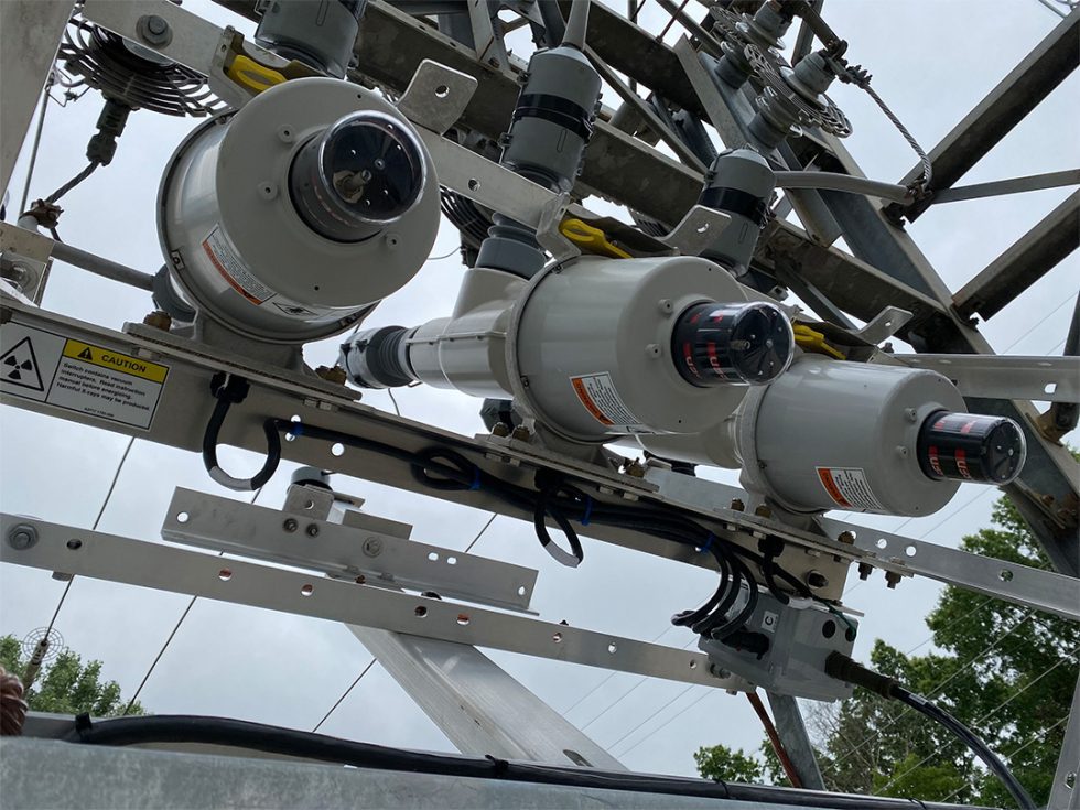 12kV recloser replacement and SCADA installations - Luzco Technologies, LLC